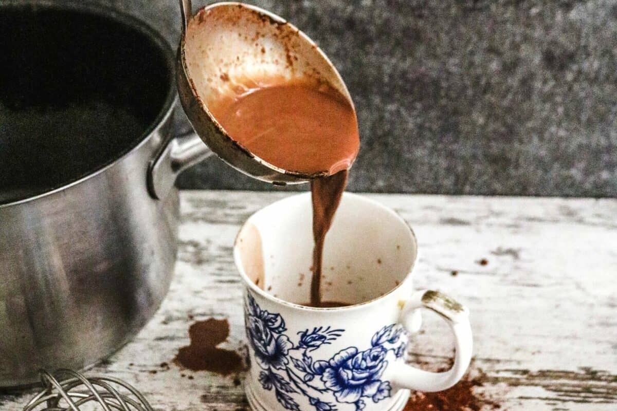 Sugar-Free Keto Hot Chocolate Recipe (5 Minutes) - Keto Yum