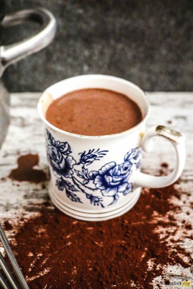 Sugar-Free Keto Hot Chocolate Recipe (5 Minutes) - Keto Yum