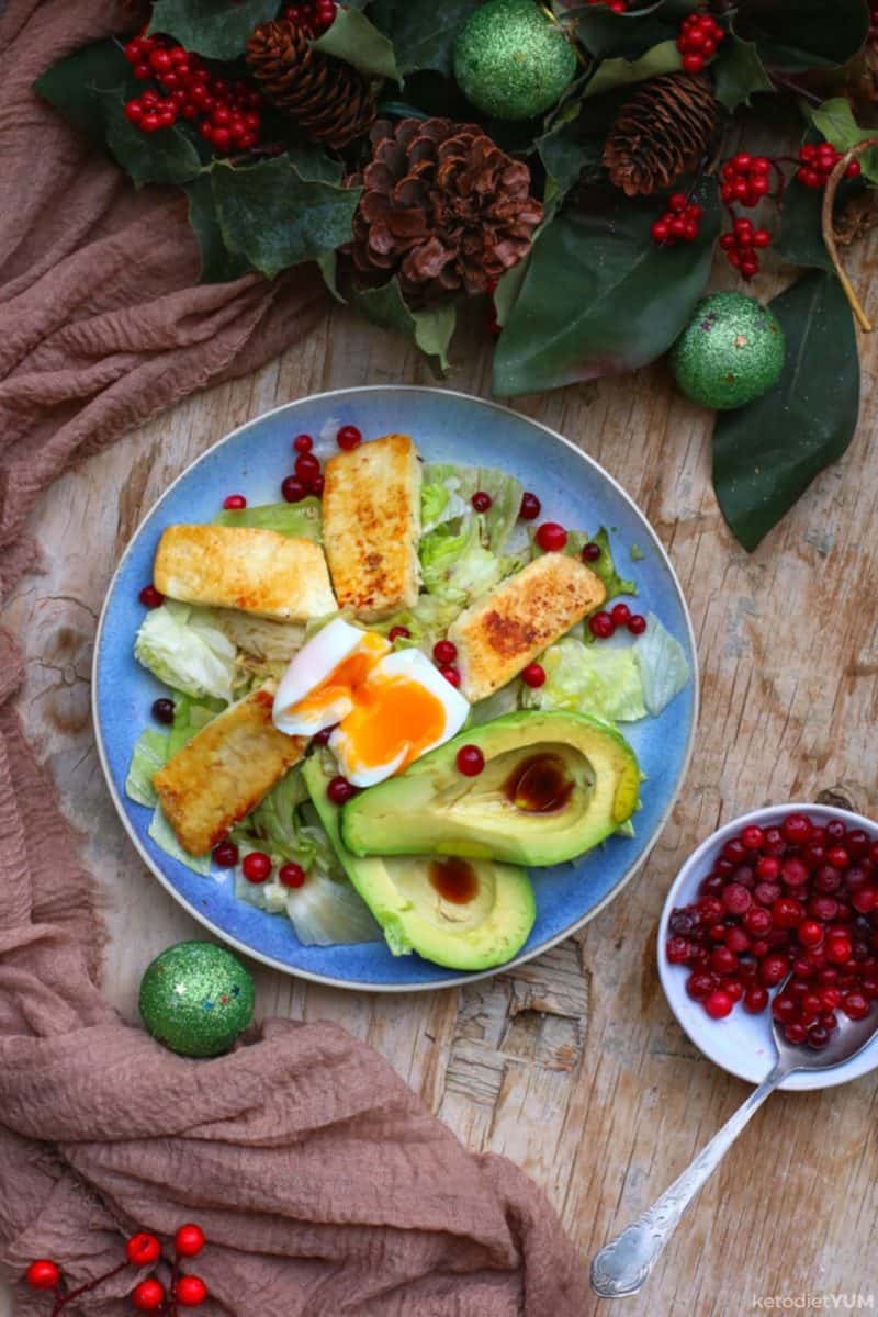 Healthy Keto Halloumi Salad With Egg And Avocado - Keto Diet Yum
