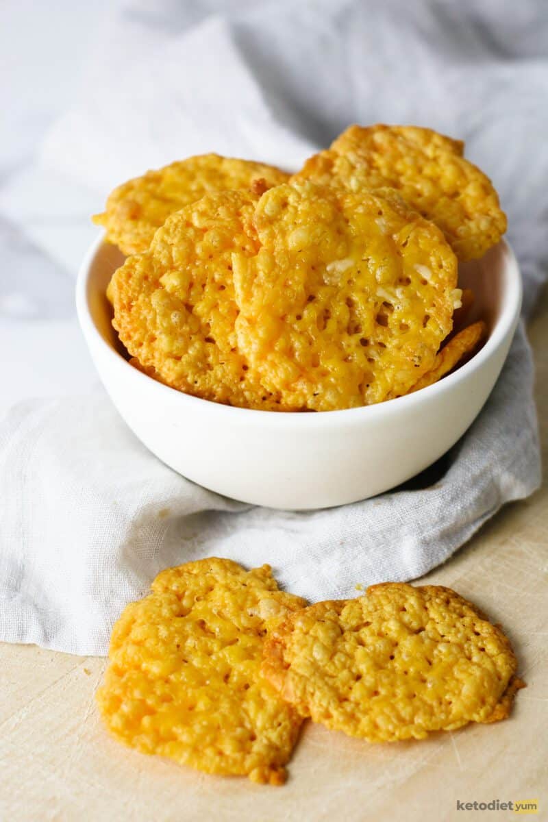 Easy Cheddar Chips - Only 1 Ingredient And 0.3g Carbs!