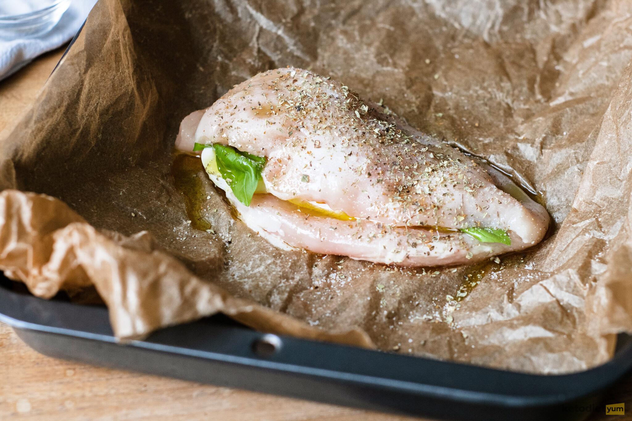 Caprese Stuffed Chicken Breast Recipe (6 Ingredients)