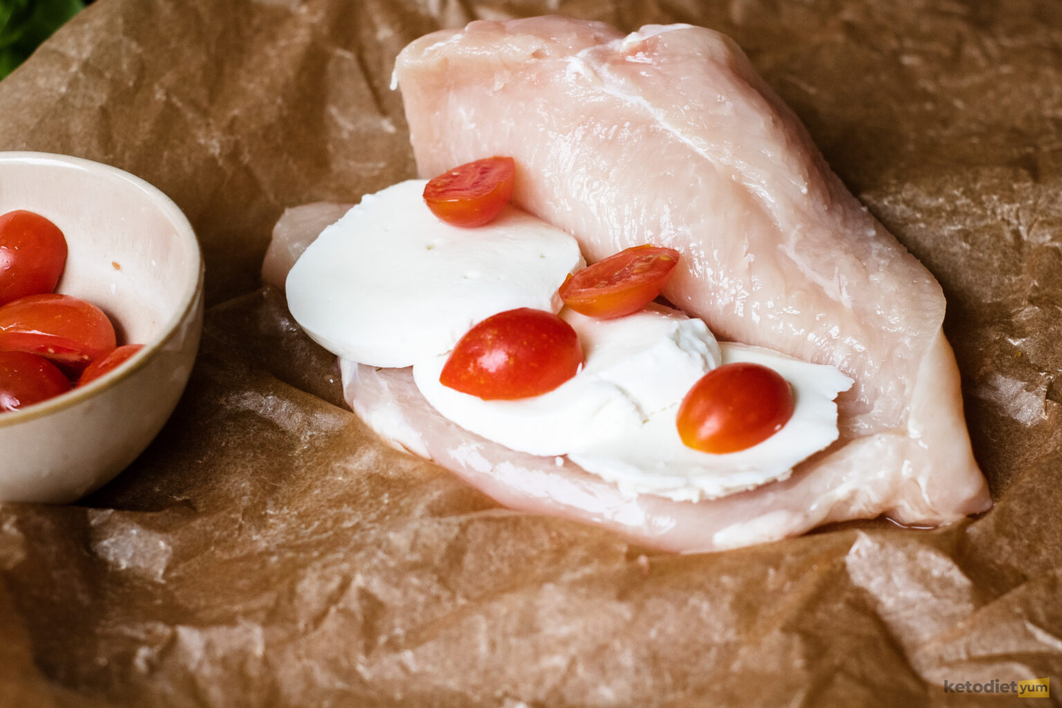 Caprese Stuffed Chicken Breast Recipe (6 Ingredients)