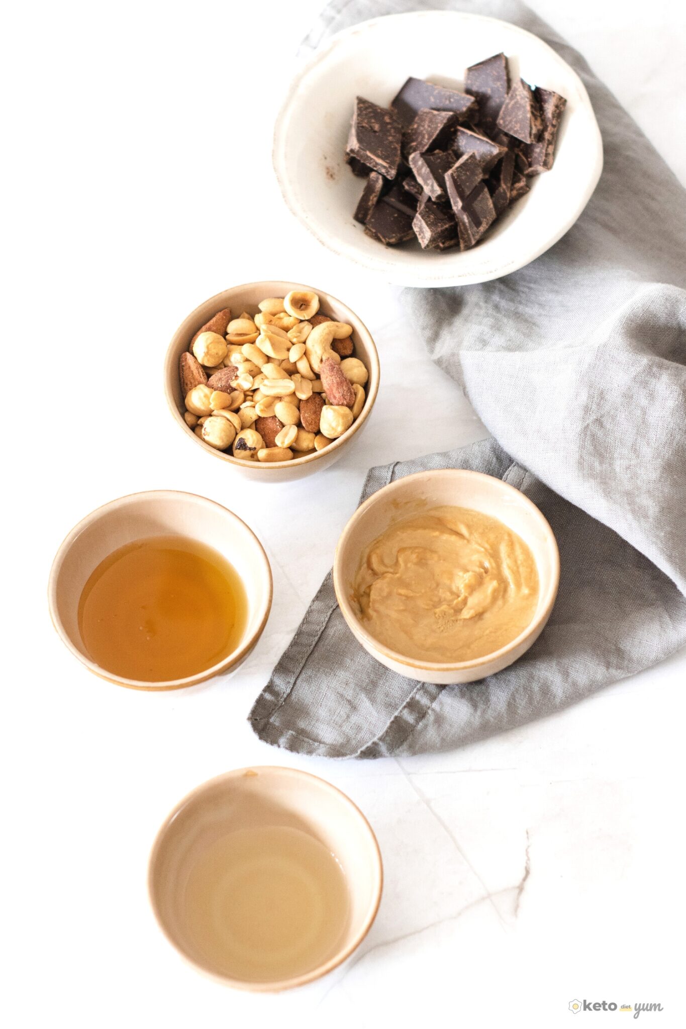 Easy Keto Chocolate Bars With 3 Ingredients